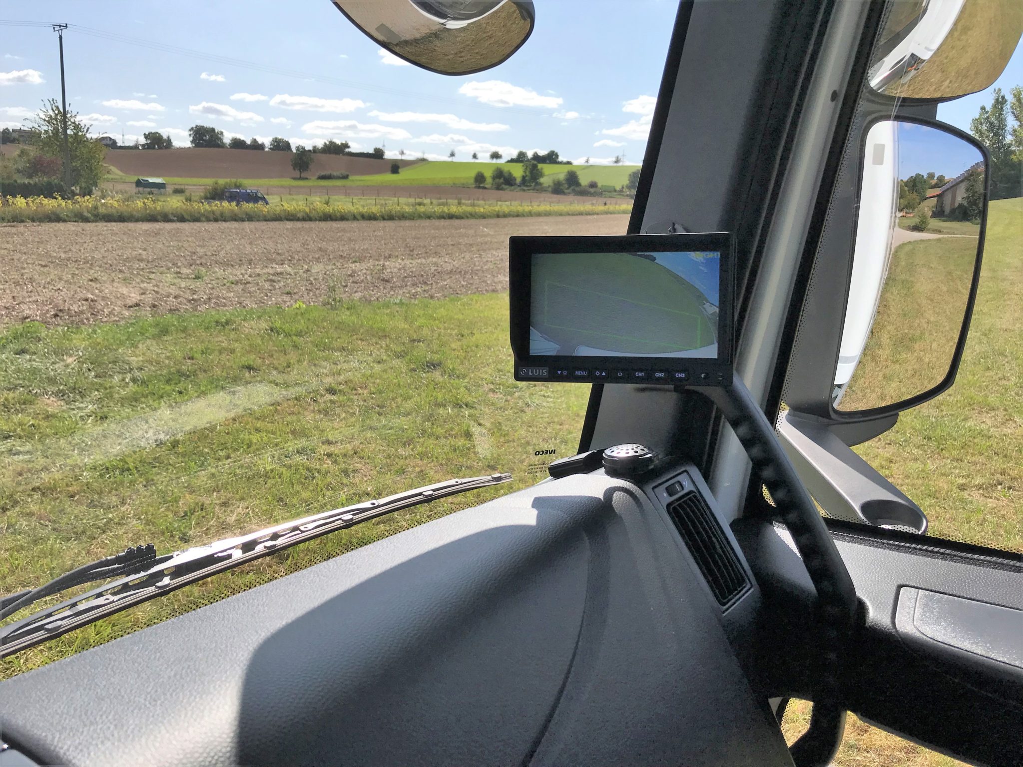 Comprehensive Guide to Truck Blind Spot Detection Systems